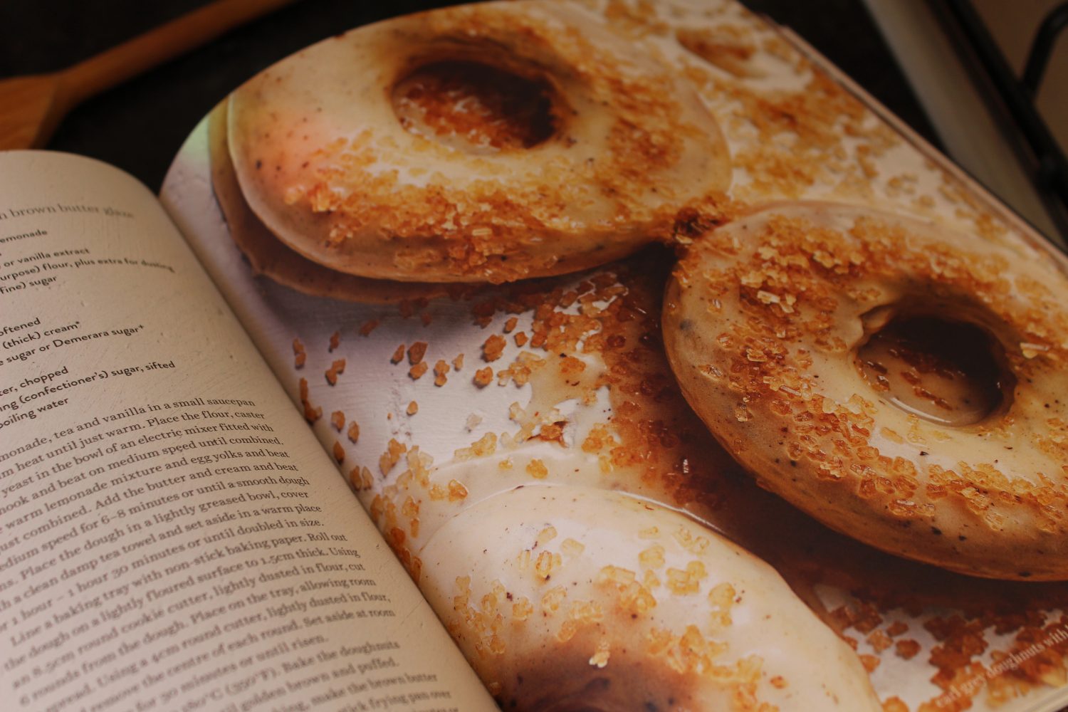 Review & Giveaway || Donna Hay’s Modern Baking - Polly Jemima