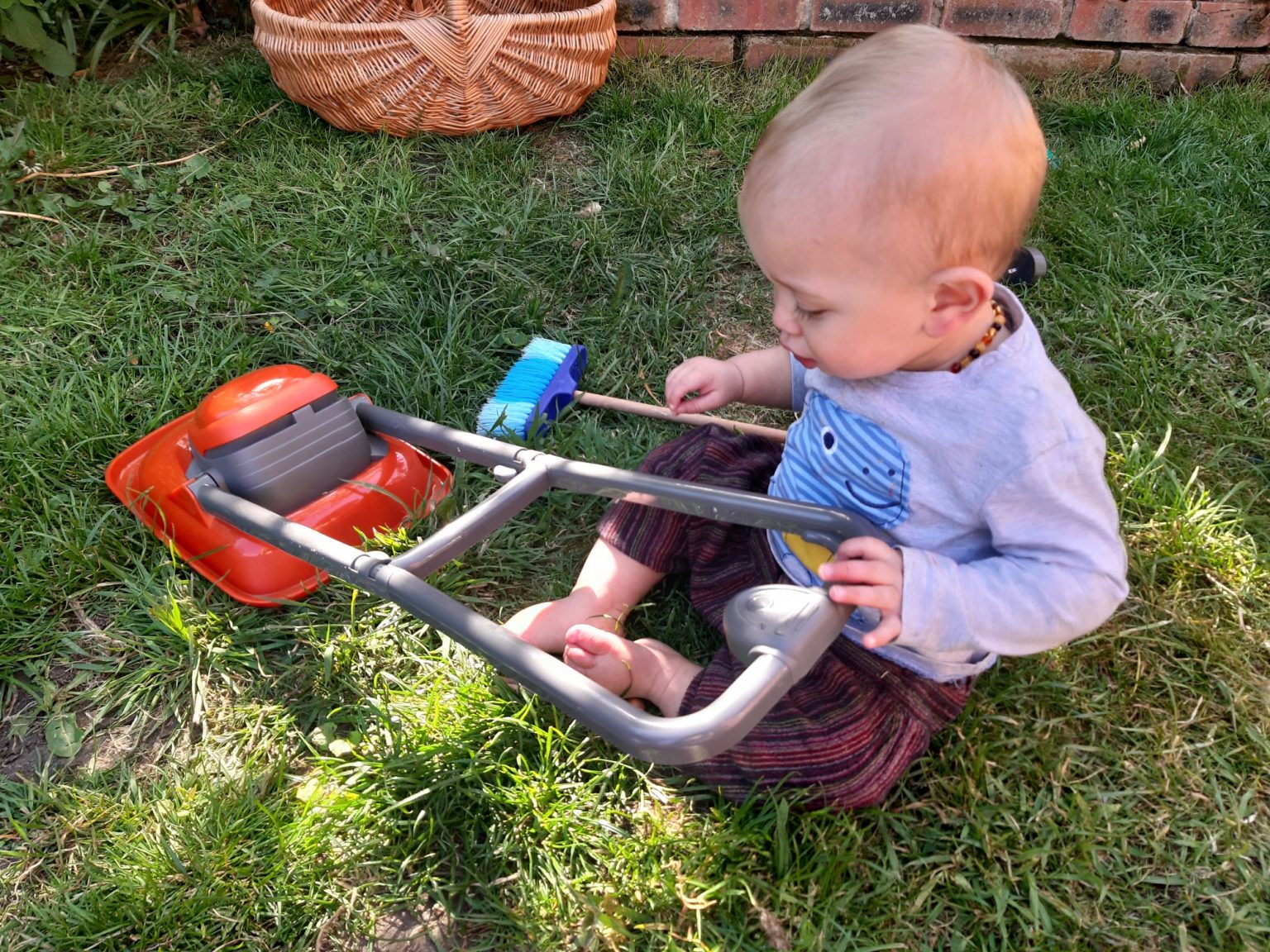 Review // Casdon Flymo Toy Lawn Mower - Polly Jemima